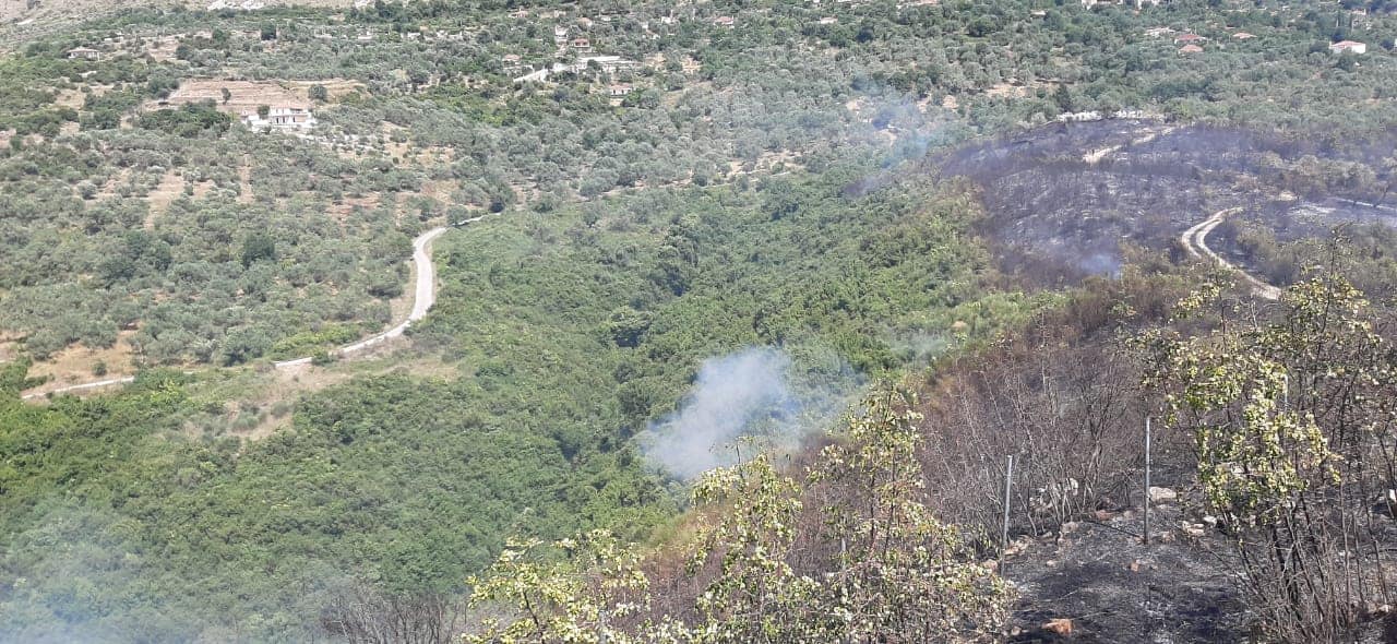 ΦΩΤΙΑ ΣΕ ΕΞΕΛΙΞΗ ΣΤΟ ΧΩΡΙΟ ΛΥΒΕΝΑ ΔΗΜΟΥ ΦΟΙΝΙΚΑΙΩΝ | Finiq
